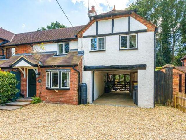 3 Bedroom Semi detached House For Sale In Hook, Hampshire