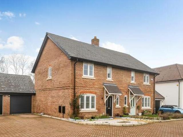 3 Bedroom Semi detached House For Sale In Hook