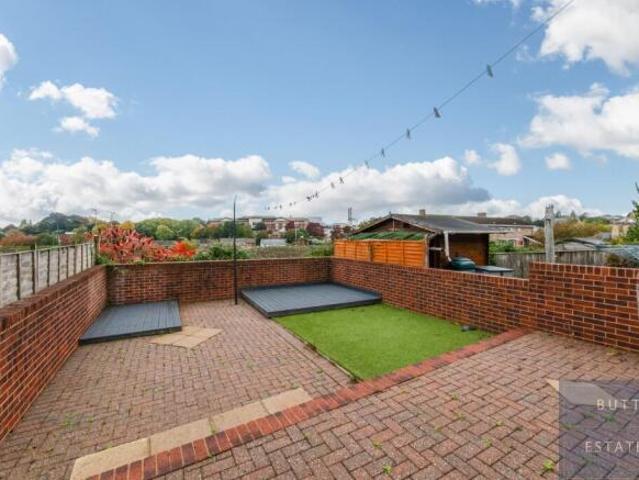 3 bedroom semi detached house for sale in Hoker Road, Exeter, EX2