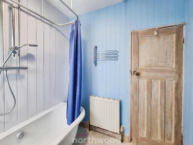3 bedroom semi detached house for sale in Holyrood Road, Town Moor, Doncaster, DN2