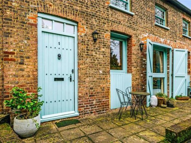 3 bedroom semi detached house for sale in Holywell Mews, Holywell Hill, St. Albans, Hertfordshire, AL1