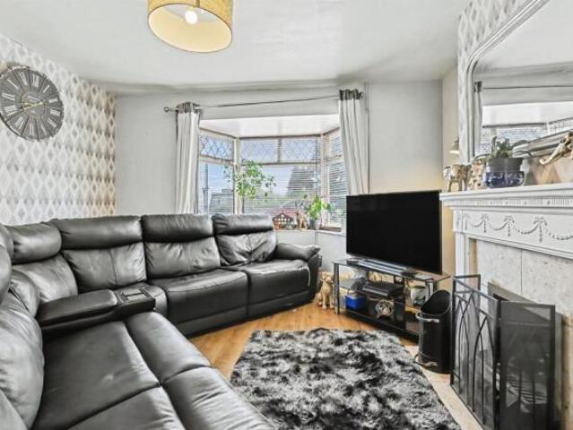 3 bedroom semi detached house for sale in Holdenby Road, Northampton, NN2