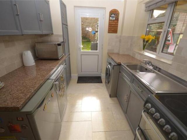 3 bedroom semi detached house for sale in Holgate Drive, Luton, Bedfordshire, LU4
