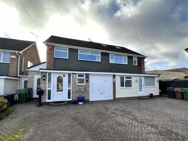 3 Bedroom Semi detached House For Sale In Hollywood