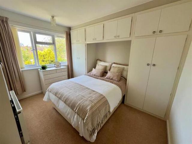3 bedroom semi detached house for sale in Holm Garth Drive, Hull, HU8