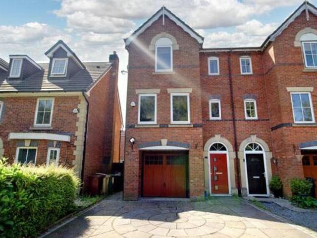 3 Bedroom Semi detached House For Sale In Horwich, Bolton