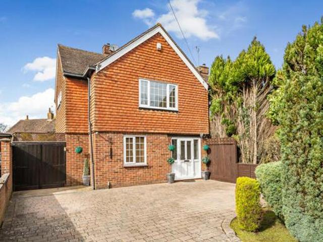 3 Bedroom Semi detached House For Sale In Horley, Surrey