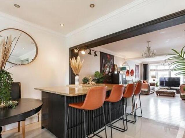 3 Bedroom Semi detached House For Sale In Hornchurch