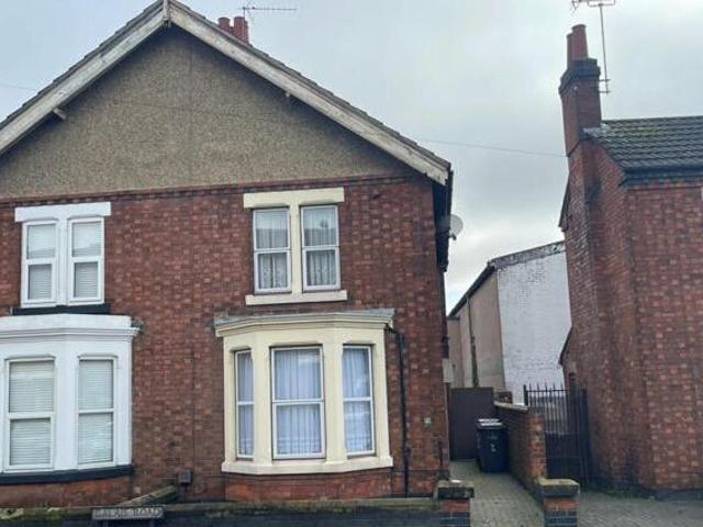 3 Bedroom Semi detached House For Sale In Horninglow, Burton on trent