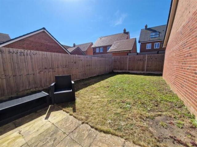 3 bedroom semi detached house for sale in Hovingham Drive, Great Denham, Bedford, MK40