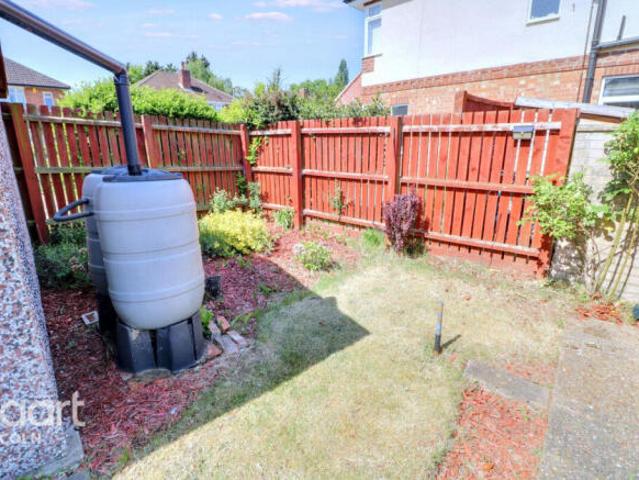 3 bedroom semi detached house for sale in Hunt Lea Avenue, Lincoln, LN6