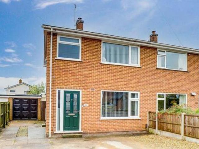 3 Bedroom Semi detached House For Sale In Hucknall, Nottinghamshire