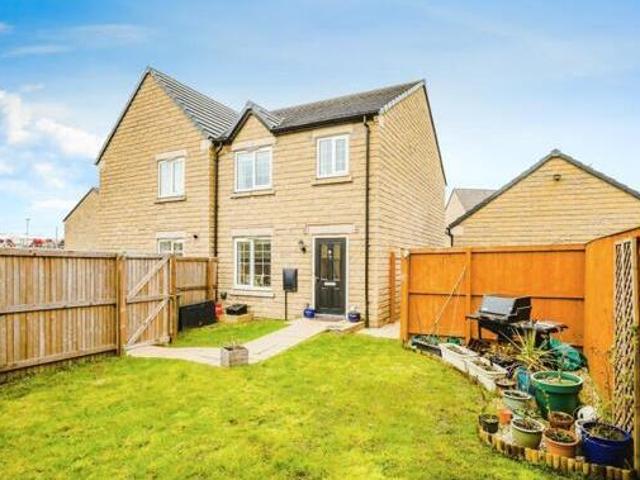3 Bedroom Semi detached House For Sale In Huddersfield, West Yorkshire