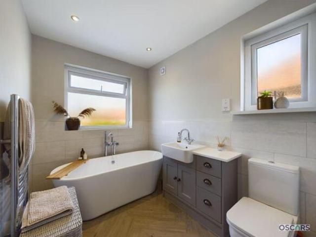 3 bedroom semi detached house for sale in Hull Road, Anlaby, HU10