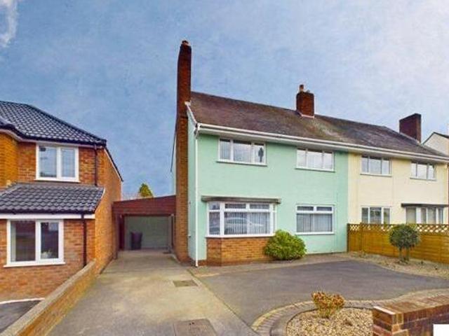 3 Bedroom Semi detached House For Sale In Hurst Green