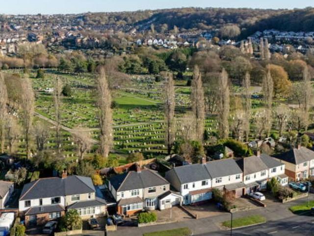 3 bedroom semi detached house for sale in Hutcliffe Wood Road, Beauchief, S8
