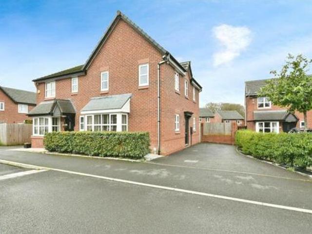 3 Bedroom Semi detached House For Sale In Hyde, Greater Manchester