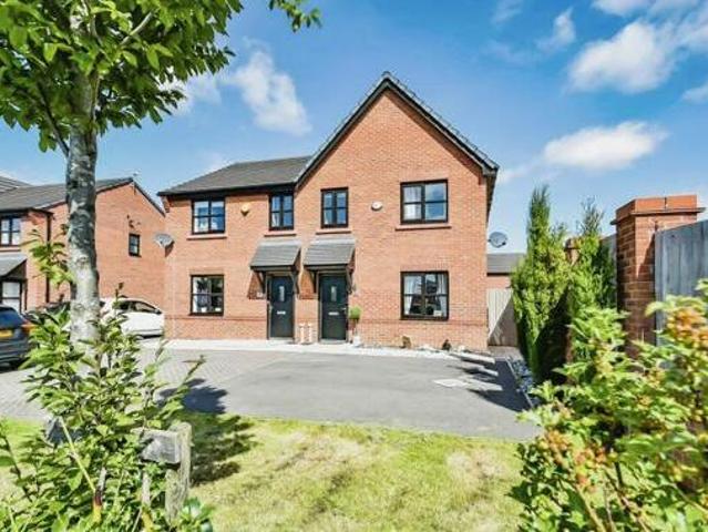 3 Bedroom Semi detached House For Sale In Hyde, Greater Manchester