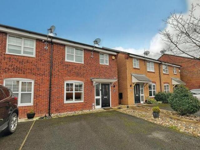 3 Bedroom Semi detached House For Sale In Hyde, Greater Manchester