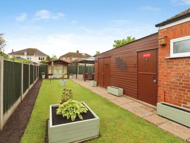 3 bedroom semi detached house for sale in Hykeham Road, Lincoln, LN6