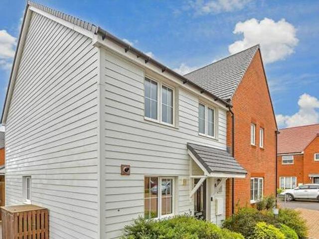 3 Bedroom Semi detached House For Sale In Hythe