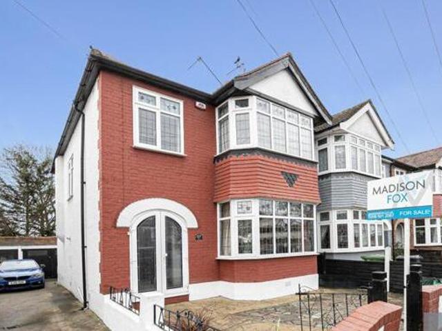 3 Bedroom Semi detached House For Sale In Ilford, Greater London