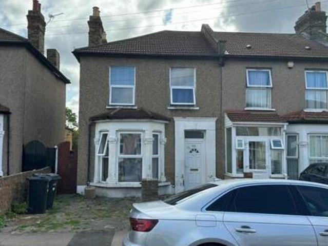 3 Bedroom Semi detached House For Sale In Ilford, Essex
