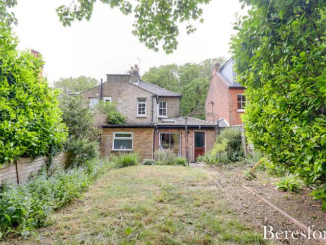 3 bedroom semi detached house for sale in Ingrave Road, Brentwood, CM15