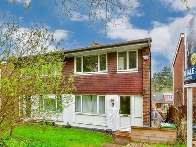 3 Bedroom Semi detached House For Sale In Istead Rise