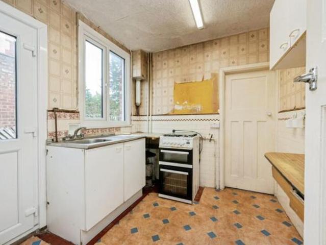 3 bedroom semi detached house for sale in Irwin Road, Bedford, Bedfordshire, MK40