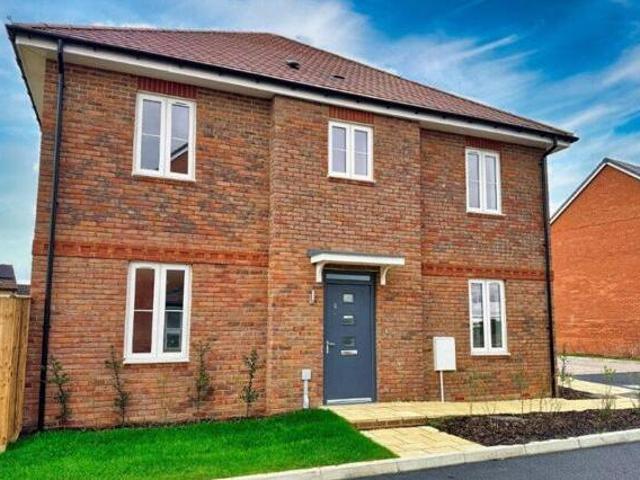 3 Bedroom Semi detached House For Sale In Jubilee Close