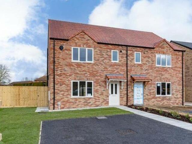 3 Bedroom Semi detached House For Sale In Jubilee Way, Boston Road
