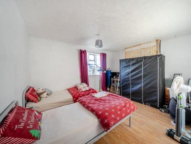 3 bedroom semi detached house for sale in Kempson Crescent, Oxford, OX4