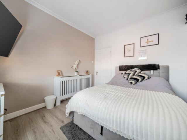 3 bedroom semi detached house for sale in Kent Road, Southampton, Hampshire, SO17