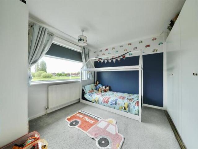 3 bedroom semi detached house for sale in Kendal Way, Hull, HU4