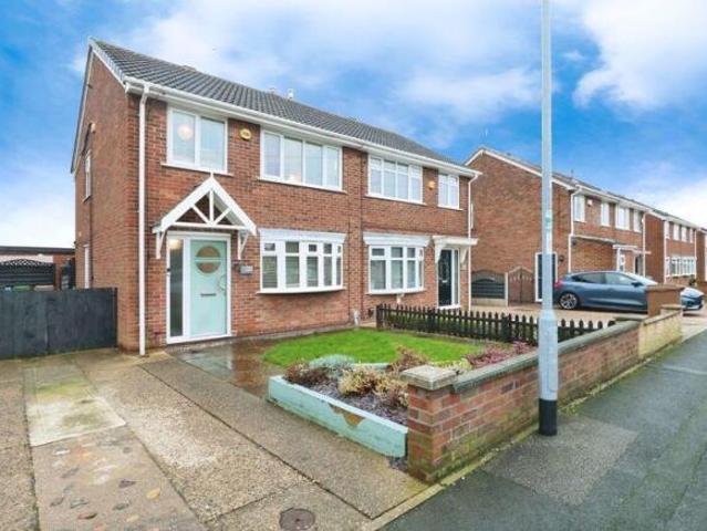 3 bedroom semi detached house for sale in Kendal Way, Hull, HU4