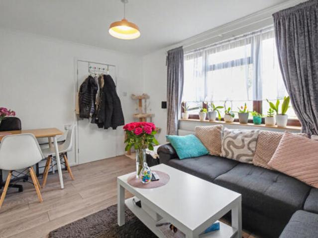 3 bedroom semi detached house for sale in Kennington Road, Kennington, OX1