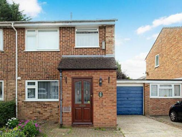 3 Bedroom Semi detached House For Sale In Kennington