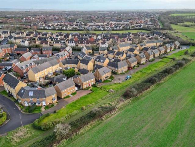 3 bedroom semi detached house for sale in Keel Way, Oxley Park, Milton Keynes, MK4