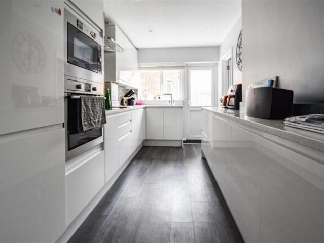 3 bedroom semi detached house for sale in Kelvedon Green, Kelvedon Hatch, Brentwood, CM15