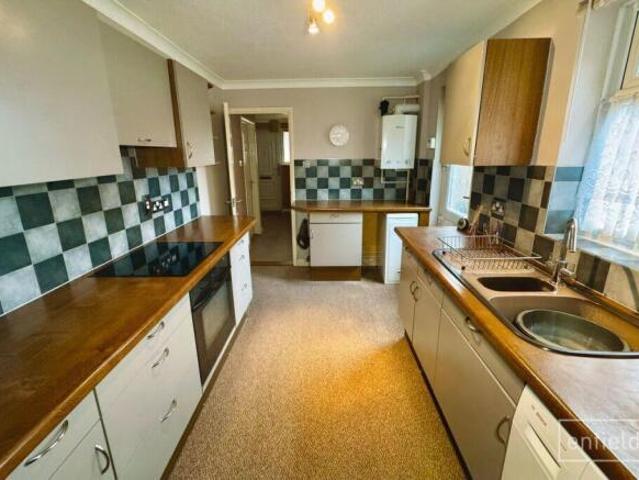 3 bedroom semi detached house for sale in Kesteven Way, Southampton, SO18 5RJ, SO18