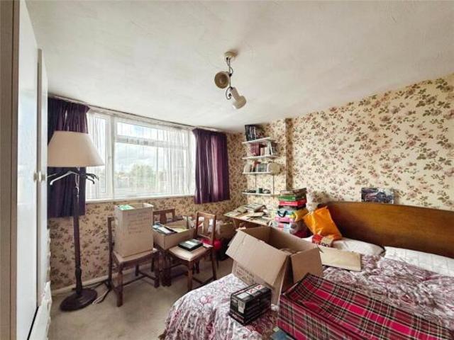3 bedroom semi detached house for sale in Keswick Close, Tilehurst, Reading, RG30