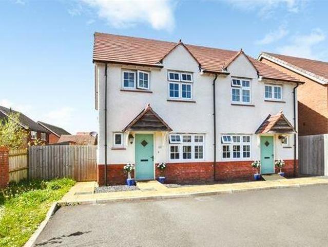 3 Bedroom Semi detached House For Sale In Kingsteignton, Newton Abbot