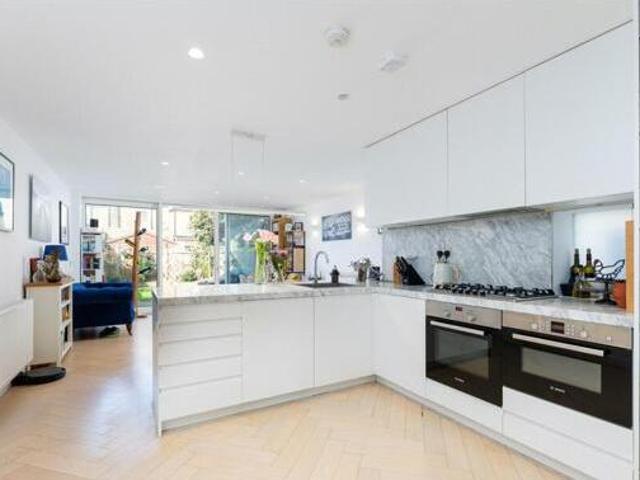 3 Bedroom Semi detached House For Sale In Kingston Upon Thames, Surrey