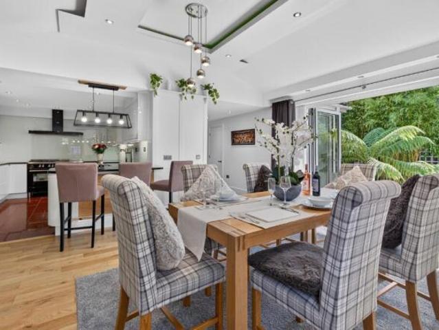 3 bedroom semi detached house for sale in Kingston Avenue, Worcester, Worcestershire, WR3