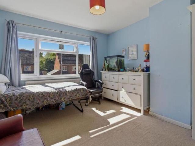 3 bedroom semi detached house for sale in Kingston Avenue, Worcester, WR3