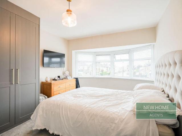 3 bedroom semi detached house for sale in Kingswear Crescent, Leeds, LS15 8PD, LS15