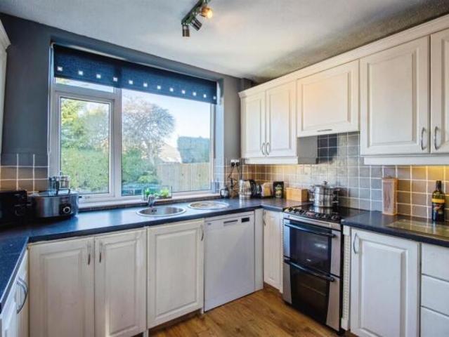 3 bedroom semi detached house for sale in Kingswear View, Leeds, LS15