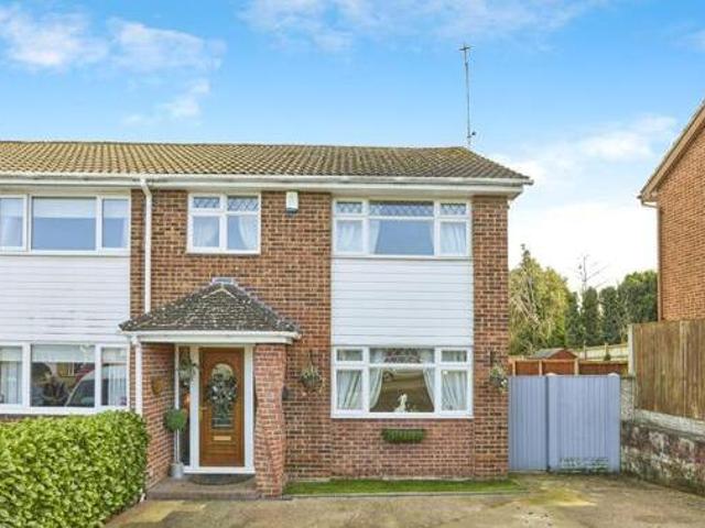 3 Bedroom Semi detached House For Sale In Kilburn