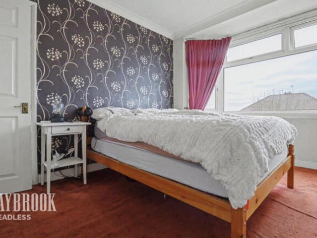 3 bedroom semi detached house for sale in Kirkby Way, Sheffield, S12